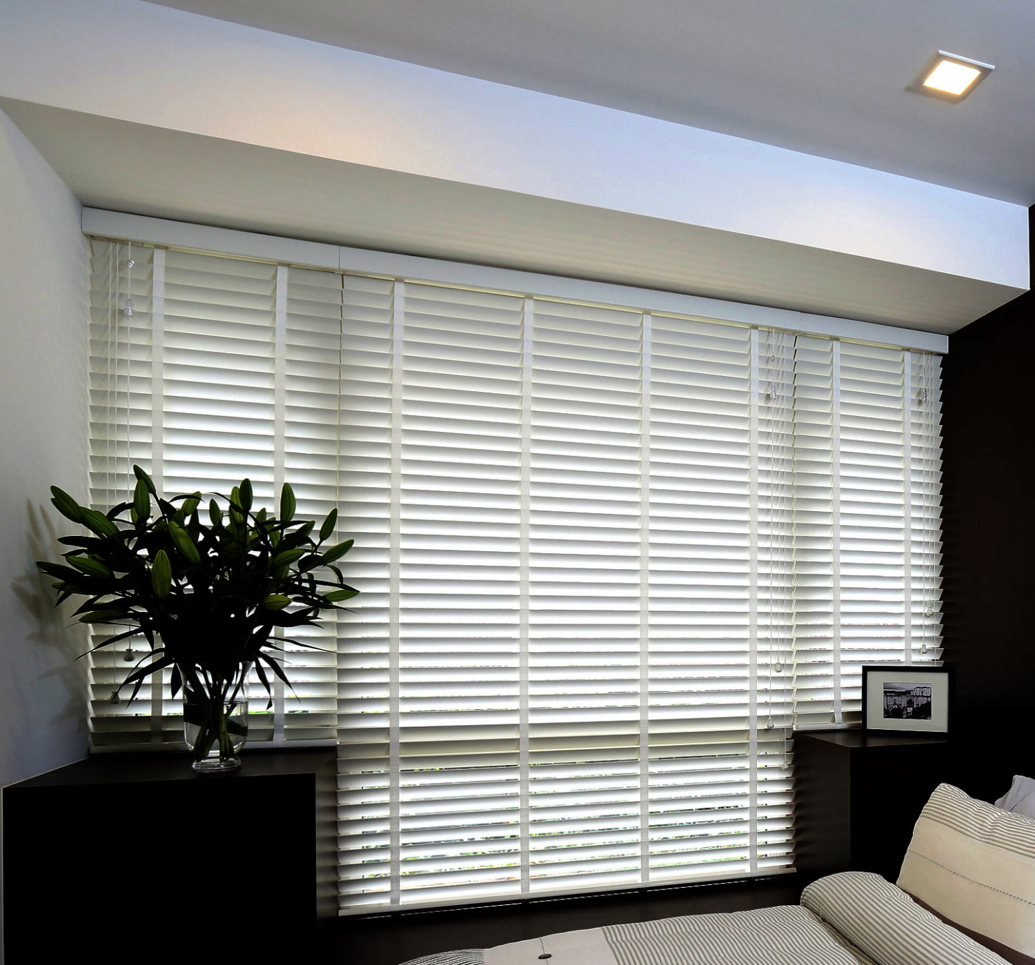 Blinds, Wallpaper and Carpet at Siglap - Singapore by V.GOS Home